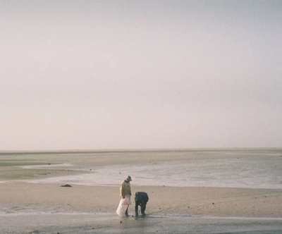 Humans in Photo (@mathilde) / Cosmos