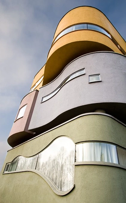 utopia plot (@harrishannah) / Cosmos