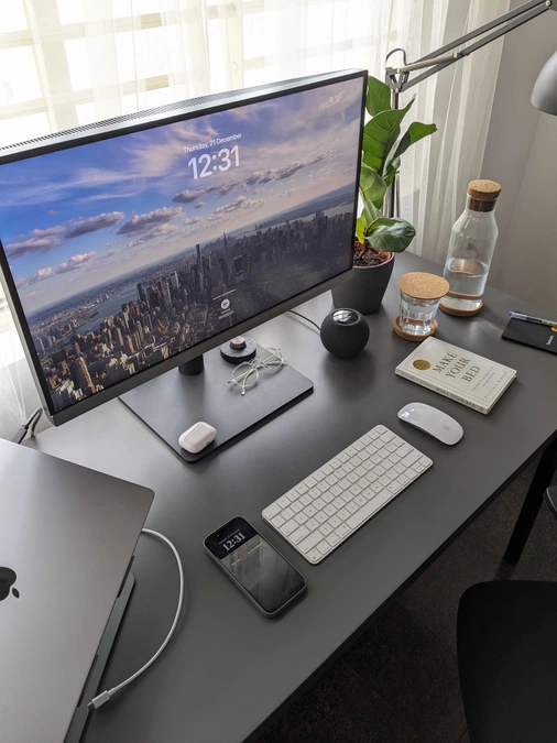 Desks (@krypio) / Cosmos